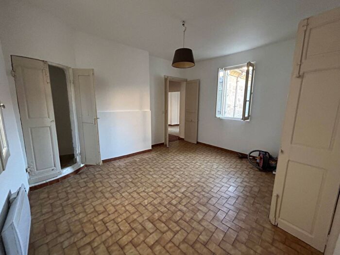 Appartement à louer - Sommières - 3 pièces - 2 chambres
