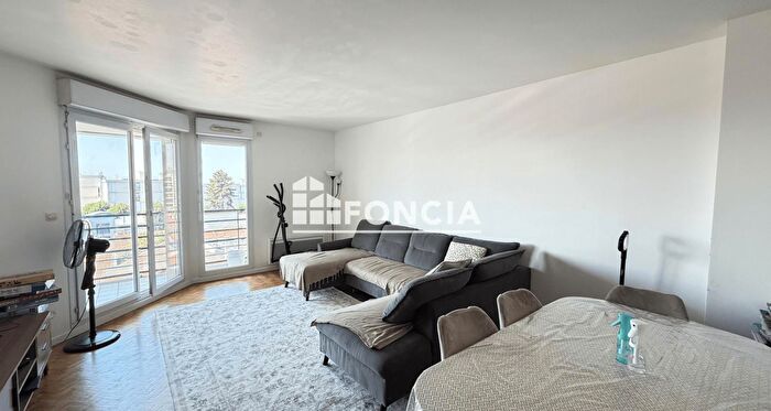Appartement 4 pièces à vendre à Suresnes, Liberté