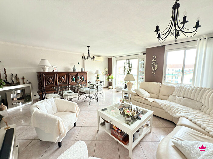 Appartement à vendre - Décines-Charpieu, Bonneveau - 4 pièces - 2 chambres