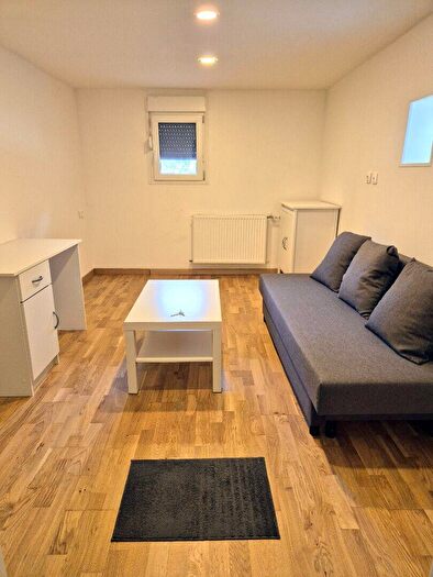 Appartement à louer - Parc-Village Nord-Sud Louveries, Maurepas - 1 pièce