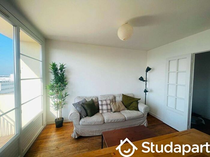 Appartement à louer - Ramenas-Léo Lagrange, Montreuil - 1 pièce - 3 chambres