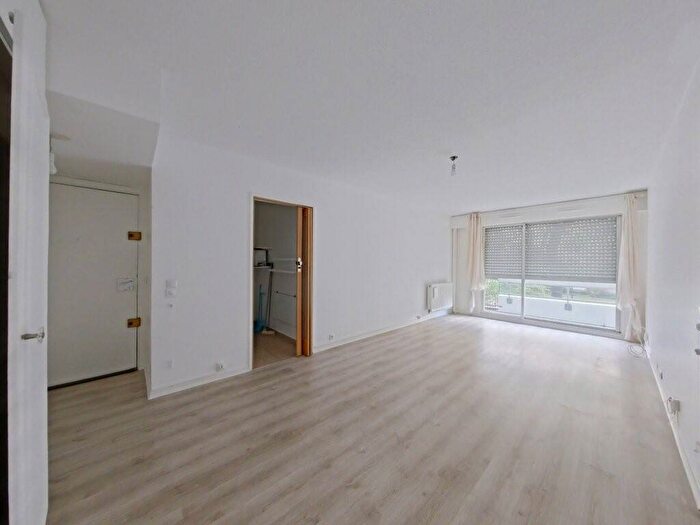 Appartement à louer - Alleray Procession, Paris ème arrondissement - 2 pièces - 1 chambre