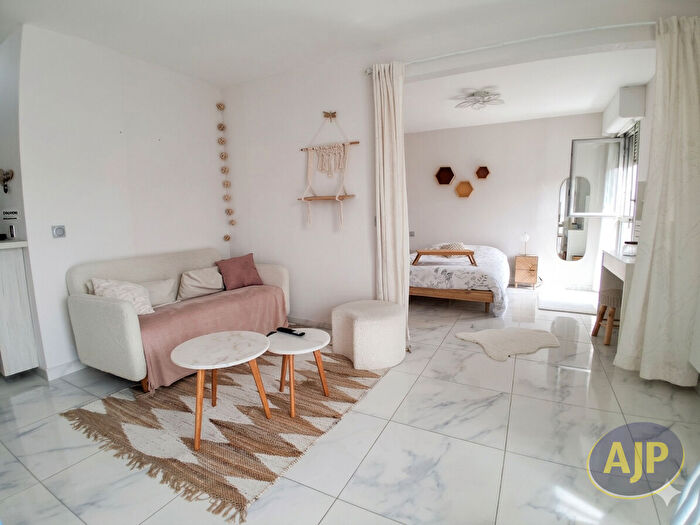 Appartement 2 pièces à vendre à Saintes, La Gare, Sébastien de Brouard, La Fenêtre