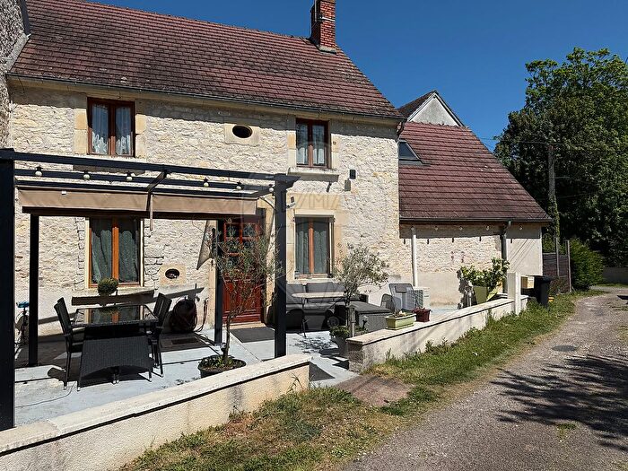 Maison 4 pièces à vendre à Alligny-Cosne