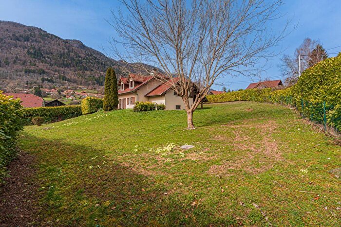 Maison à louer - Bluffy - 5 pièces - 4 chambres