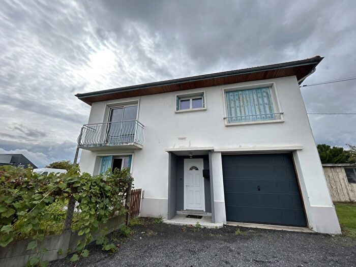 Maison à louer - Le Brezet, Clermont-Ferrand - 4 pièces - 3 chambres