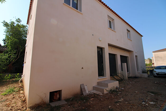 Maison à vendre - Milhaud - 4 pièces - 3 chambres