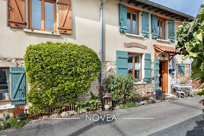 Maison à vendre - Quincieux - 4 pièces - 3 chambres