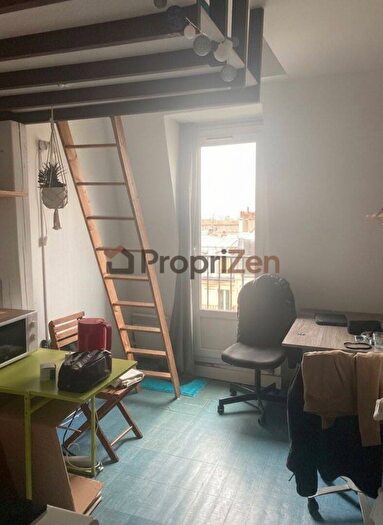 Appartement à louer - République-Saint Ambroise, Paris ème arrondissement - 1 pièce