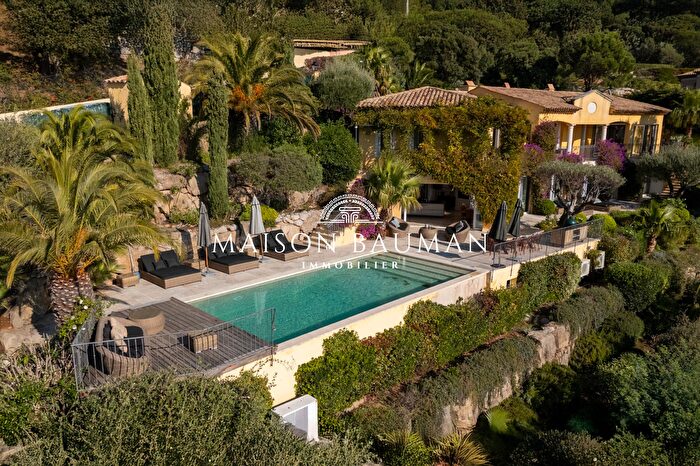 Maison à vendre - Sainte-Maxime, Saquèdes, Quilladou, Garonnette, Golfe - 12 pièces - 4 chambres