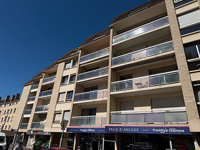 Appartement 5 pièces à vendre à Caen, Saint-Jean Etudes, Saint-Gilles