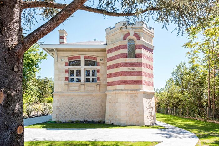 Maison à vendre - Pessac, Bourg - 7 pièces - 5 chambres