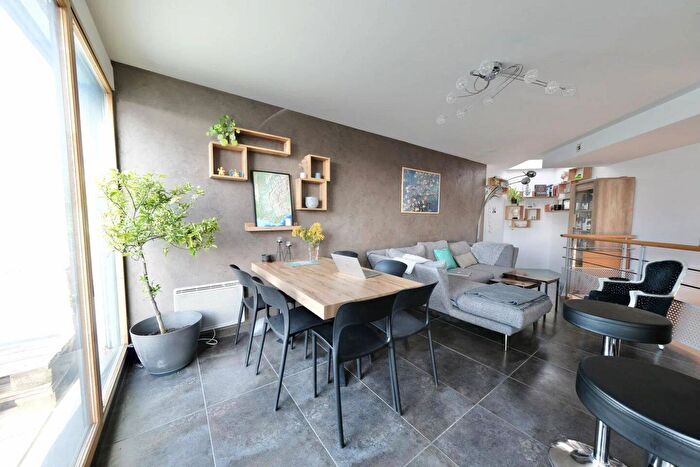 Appartement à louer - Saint Louis, Lyon ème arrondissement - 3 pièces - 2 chambres