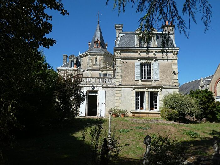 Maison 8 pièces à vendre à Irais
