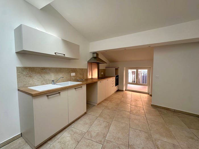 Appartement 2 pièces à Centre, Le Luc, à louer
