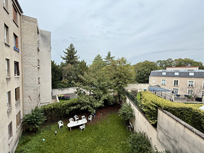 Appartement à vendre - Villemomble, Eglise - 5 pièces - 3 chambres