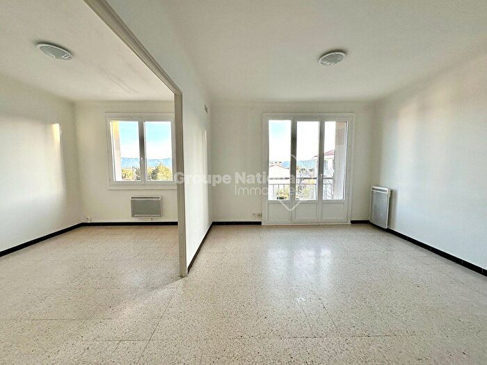 Appartement 3 pièces à louer à Centre, Le Luc