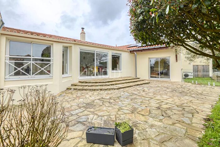 Maison à vendre - Bouaye - 9 pièces - 4 chambres