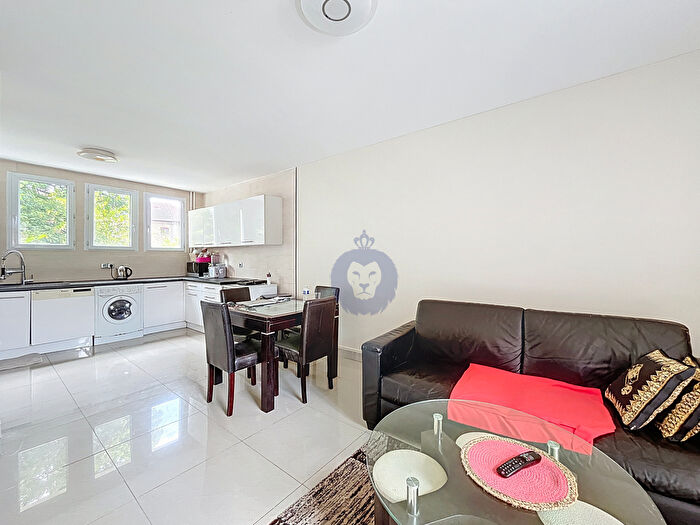 Appartement à vendre - Melun, Centre-ville - 4 pièces - 3 chambres