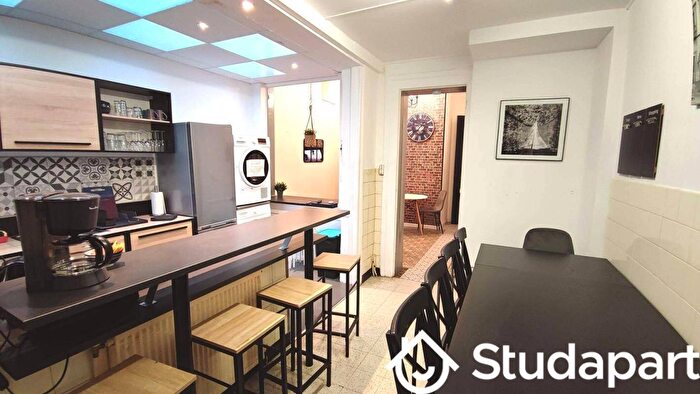 Appartement à louer - Moulin-Poterie, Roubaix - 1 pièce - 2 chambres