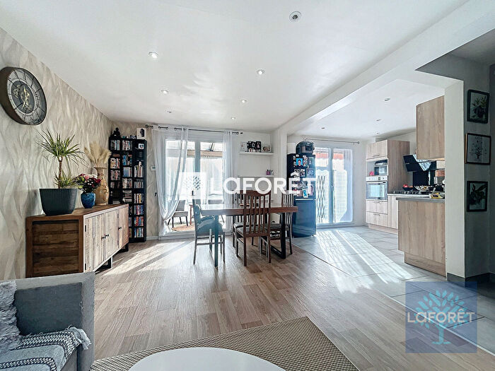 Maison à vendre - Chilly-Mazarin, Division Leclerc - 4 pièces - 3 chambres