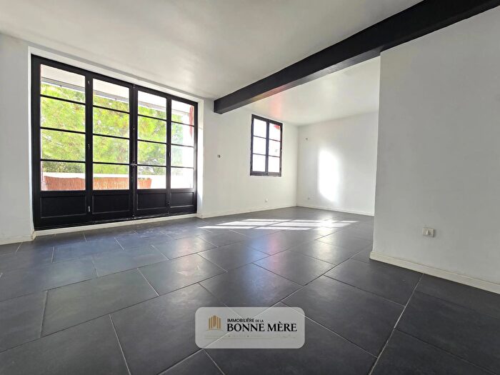 Appartement à vendre - Marseille e , Bon Secours - 3 pièces - 2 chambres