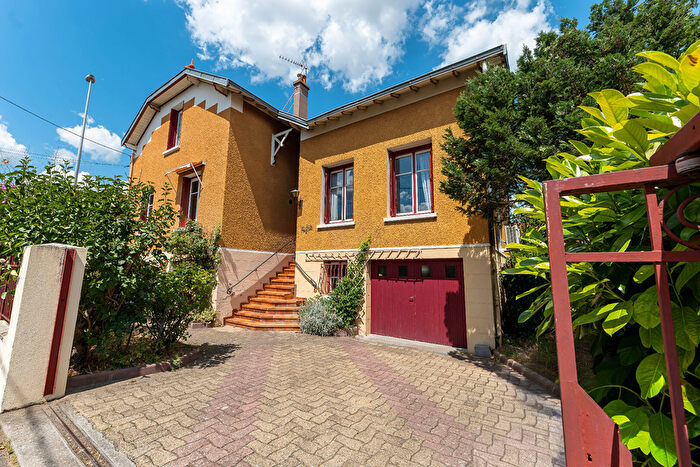 Maison 8 pièces à Clermont-Ferrand, Montferrand, à vendre