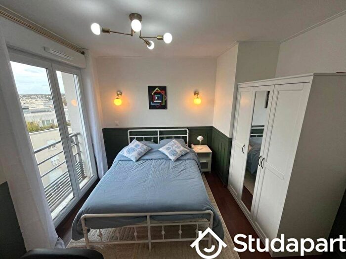 Appartement à louer - Pressoir-Prompt-Bas Coudray, Corbeil-Essonnes - 1 pièce - 4 chambres