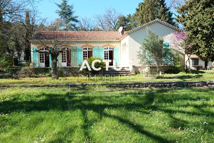 Maison à vendre - Lamanon - 7 pièces - 5 chambres