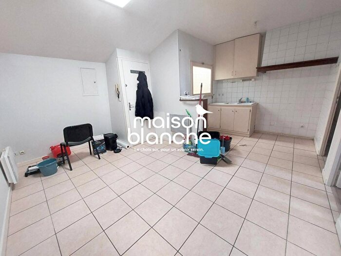 Appartement à louer - Centre Ville, Saint-Maixent-lécole - 2 pièces - 1 chambre