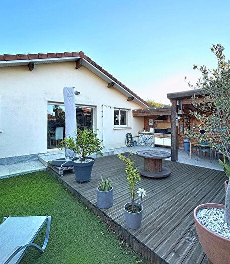 Maison à vendre - Bordères-sur-léchez - 7 pièces - 5 chambres