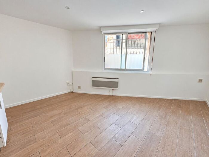 Marseille 7ème, Saint-Lambert : Appartement 2 pièces à louer