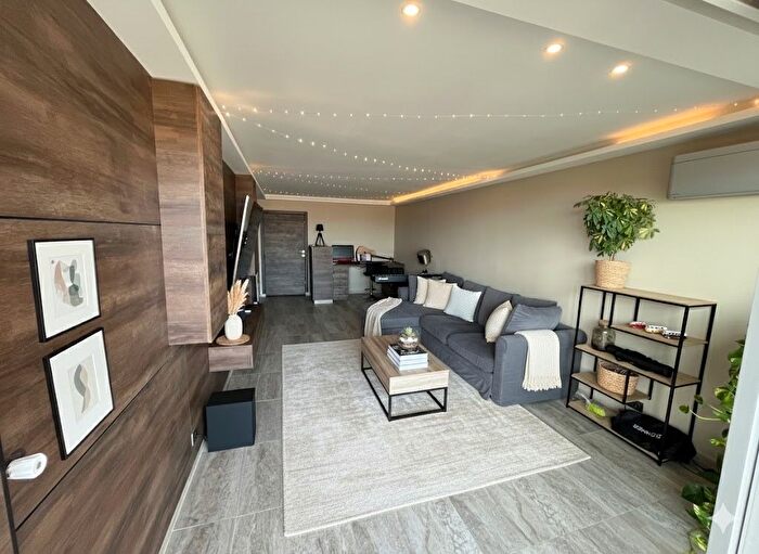 Appartement à vendre - Le Cannet, Rocheville, Colombier, Campelières - 2 pièces - 1 chambre