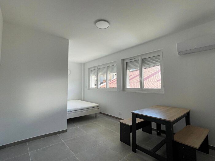 Appartement 1 pièce à Centre Ville, Aubenas, à louer