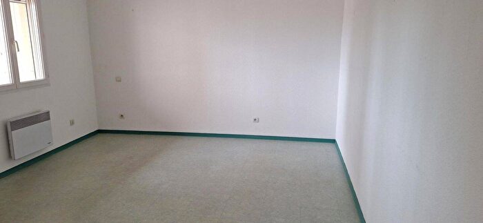 Appartement à louer - Ouest, Châteaurenard - 2 pièces