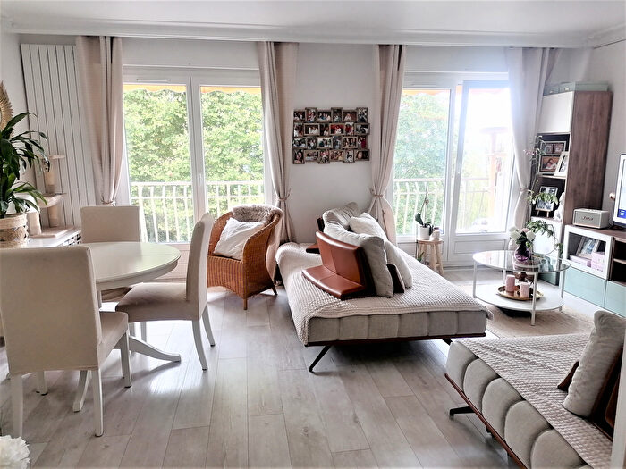 Chennevières-sur-Marne, Marne, Coteau Nord : Appartement 4 pièces à vendre