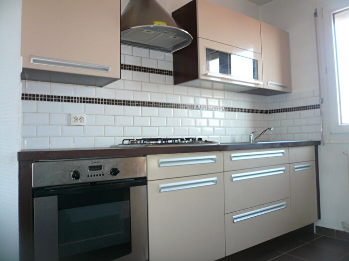 Appartement à louer - Mâcon, Mâcon Sud - 4 pièces - 2 chambres