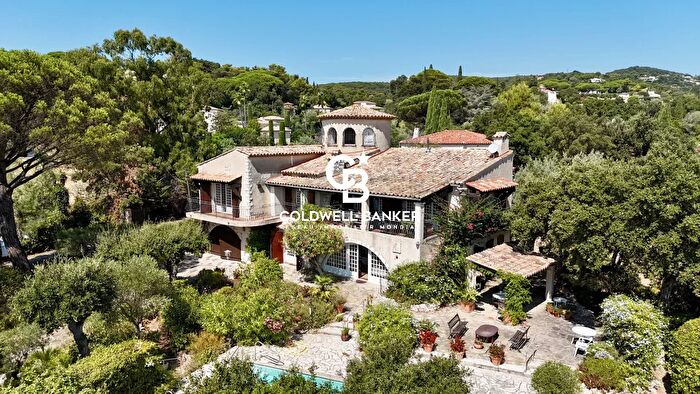 Maison 10 pièces à Grimaud, à vendre