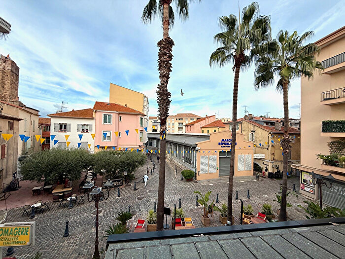 Saint-Raphaël, Centre-ville : Appartement 2 pièces à louer