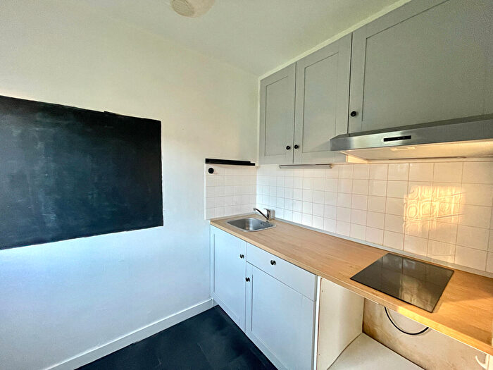 Appartement à louer - Quartiers Nord-Est, La Motte Brûlon - 1 pièce