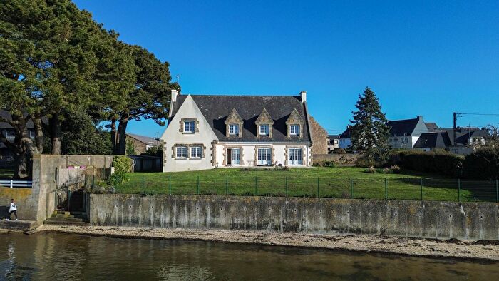Maison à vendre - Port-Louis - 7 pièces - 6 chambres