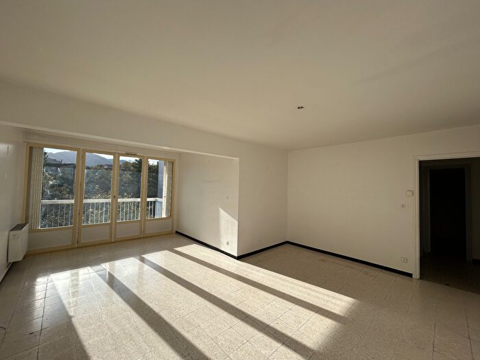 Appartement à vendre - Privas - 4 pièces - 2 chambres