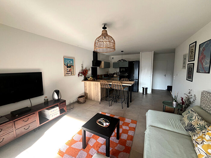 Appartement à louer - Villeurbanne, République, Tolstoi - 3 pièces - 2 chambres