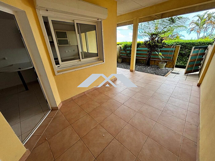 Appartement à vendre - Le Tampon, Trois Mares-les Hauts - 2 pièces - 1 chambre