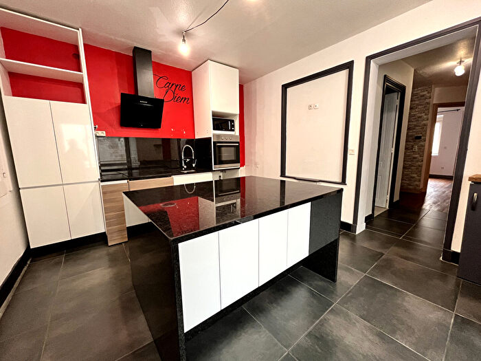 Maison à louer - Chazelles-sur-Lyon - 6 pièces - 4 chambres