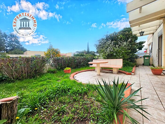 Maison à vendre - Vitrolles, Centre-ville, Roucas, Les Pins, Le Liourat - 5 pièces - 4 chambres