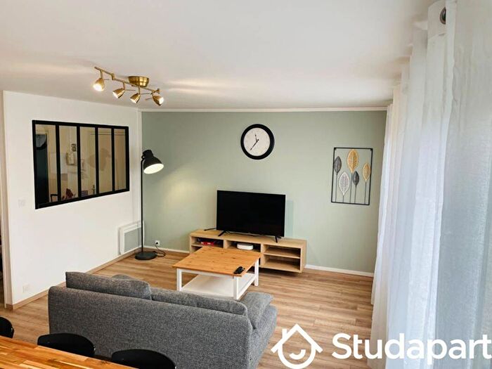Croix Blanche Nord, Saint-André-les-Vergers : Appartement 1 pièce à louer