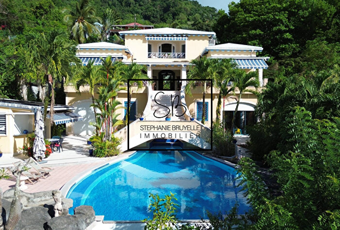Maison à vendre - Les Trois-Îlets - 10 pièces - 5 chambres