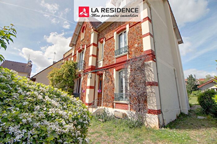 Gargenville : Maison 11 pièces à vendre