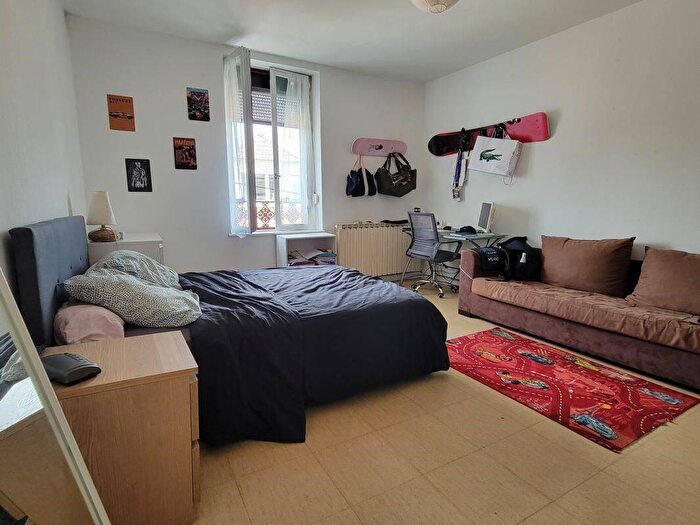 La Couronne-Saint Henri, Le Creusot : Appartement 2 pièces à louer